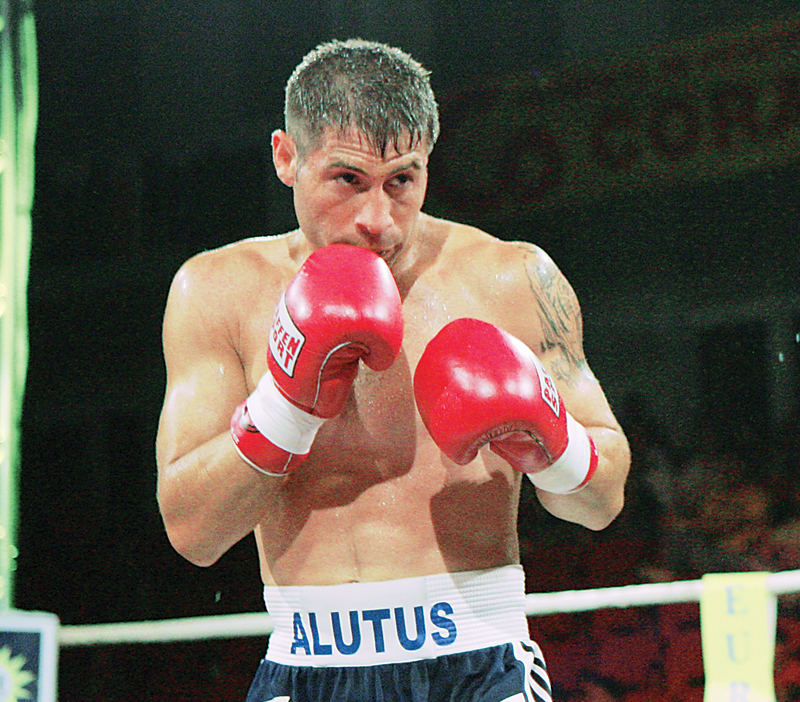 „Bombardierul" Simion atacă Mediterana