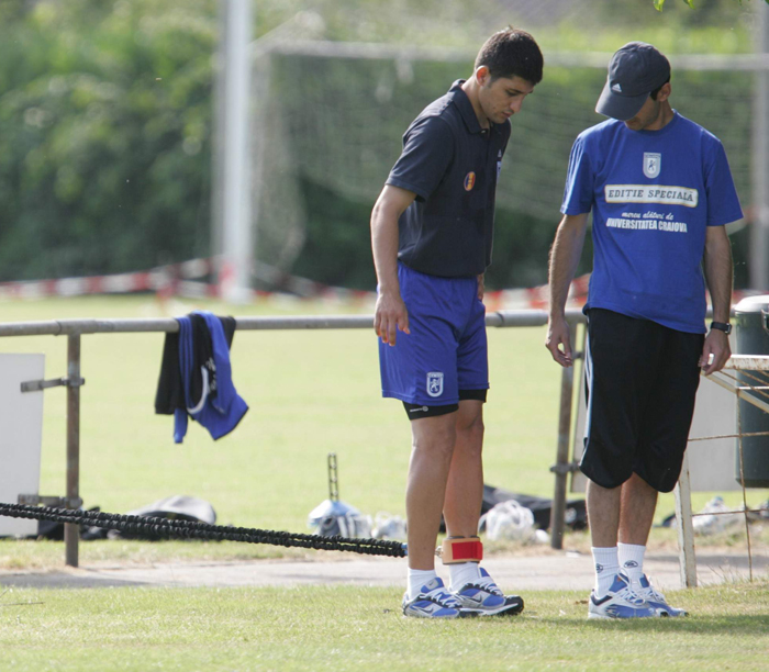 Costea se pregătește separat