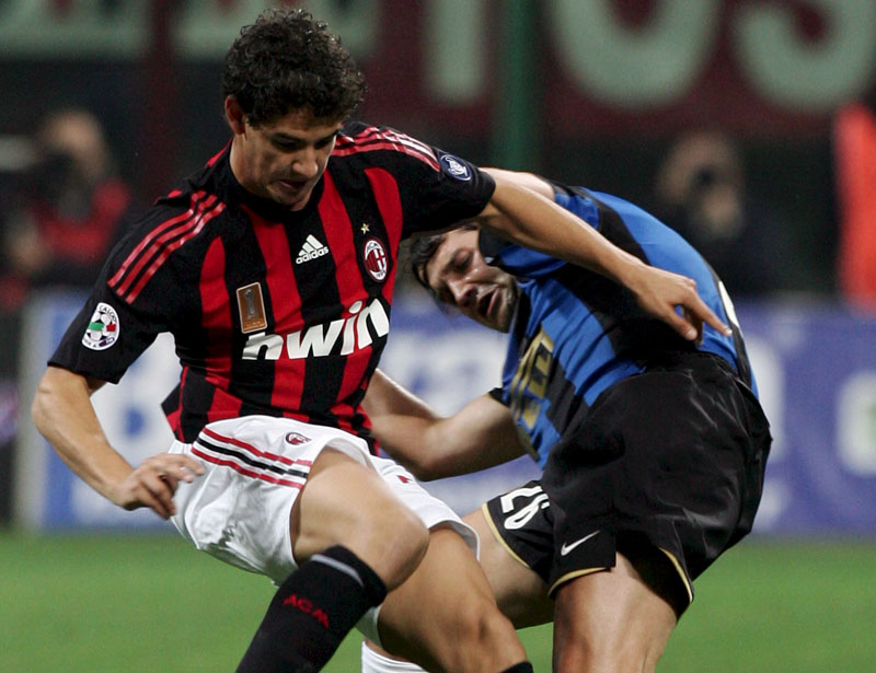 AC Milan - Inter 1-0! Ronaldinho aduce victoria Milanului