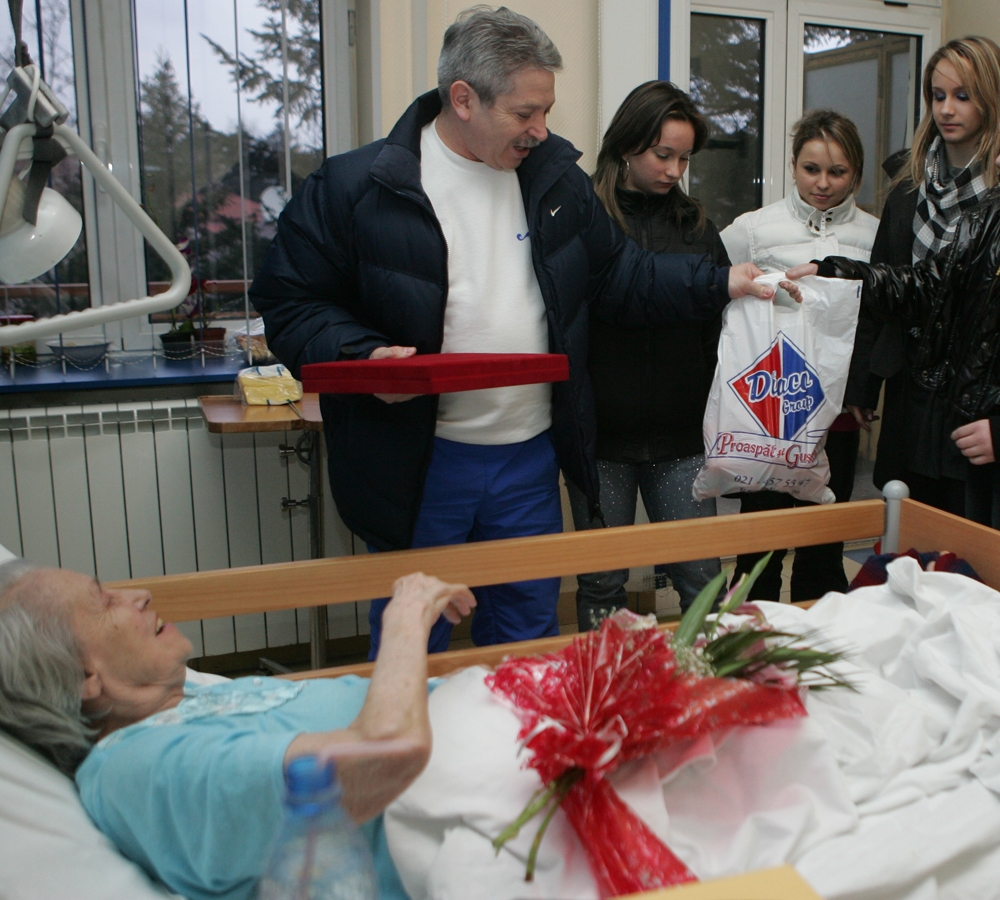Gimnastele au vizitat-o pe Maria Simionescu