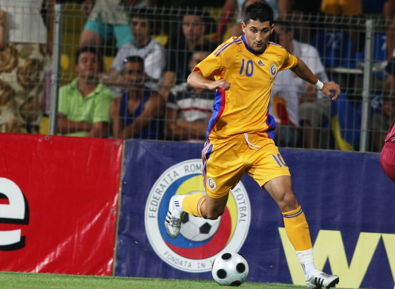 "Costea trebuie să joace cu Mutu în atac!"** TU CE CREZI?