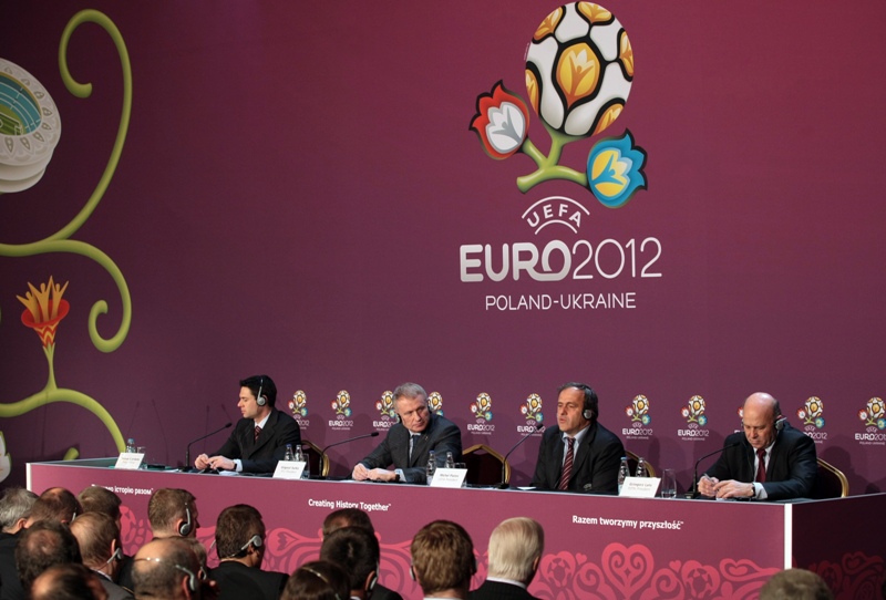 FOTO** UEFA a prezentat logo-ul Euro-2012!