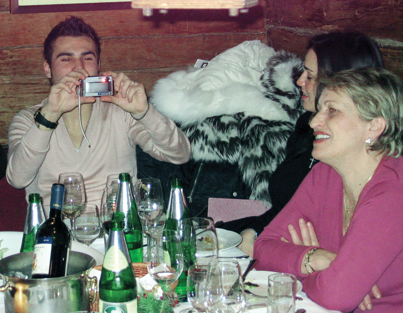 Mutu, dopat** din România!