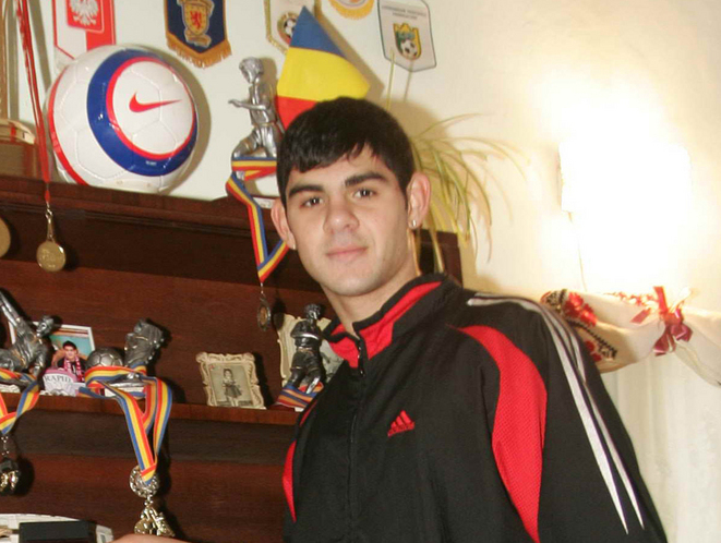 Dumitru Copil dă probe de joc în Liga a III-a engleză