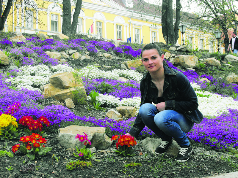 Estera, argintul viu**