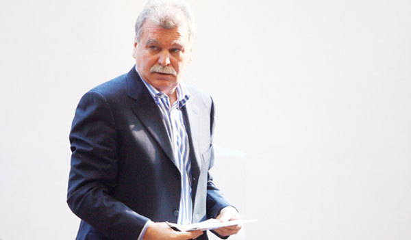 Dinu "Vamă" a găsit înlocuitorul pentru Roman!** Are 22 de ani și a ...