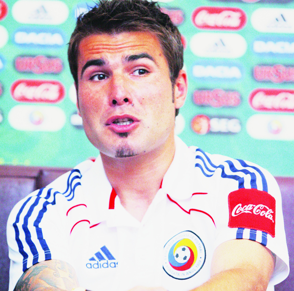 Mutu promite un gol cu Bosnia: "Eu rezist pe două fronturi"