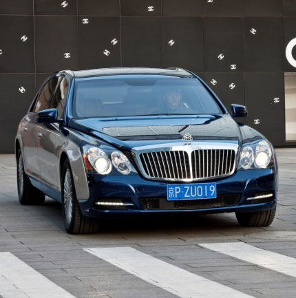 E avion, e vapor? Nu! E mașina lui Gigi Becali!** Limuzină "anti-glonț ...