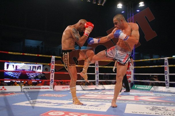 Patru piramide și primul titlu de kickboxing profesionist din România ...