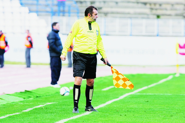 "Adrian Vidan s-a retras plângând din arbitraj!" VIDEO Faza care l-a ...