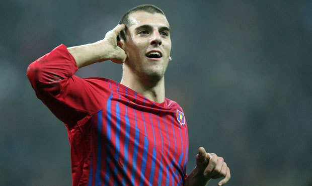 L-au văzut în "vișiniu"!** Fanii Rapidului "l-au adoptat" imediat pe ...