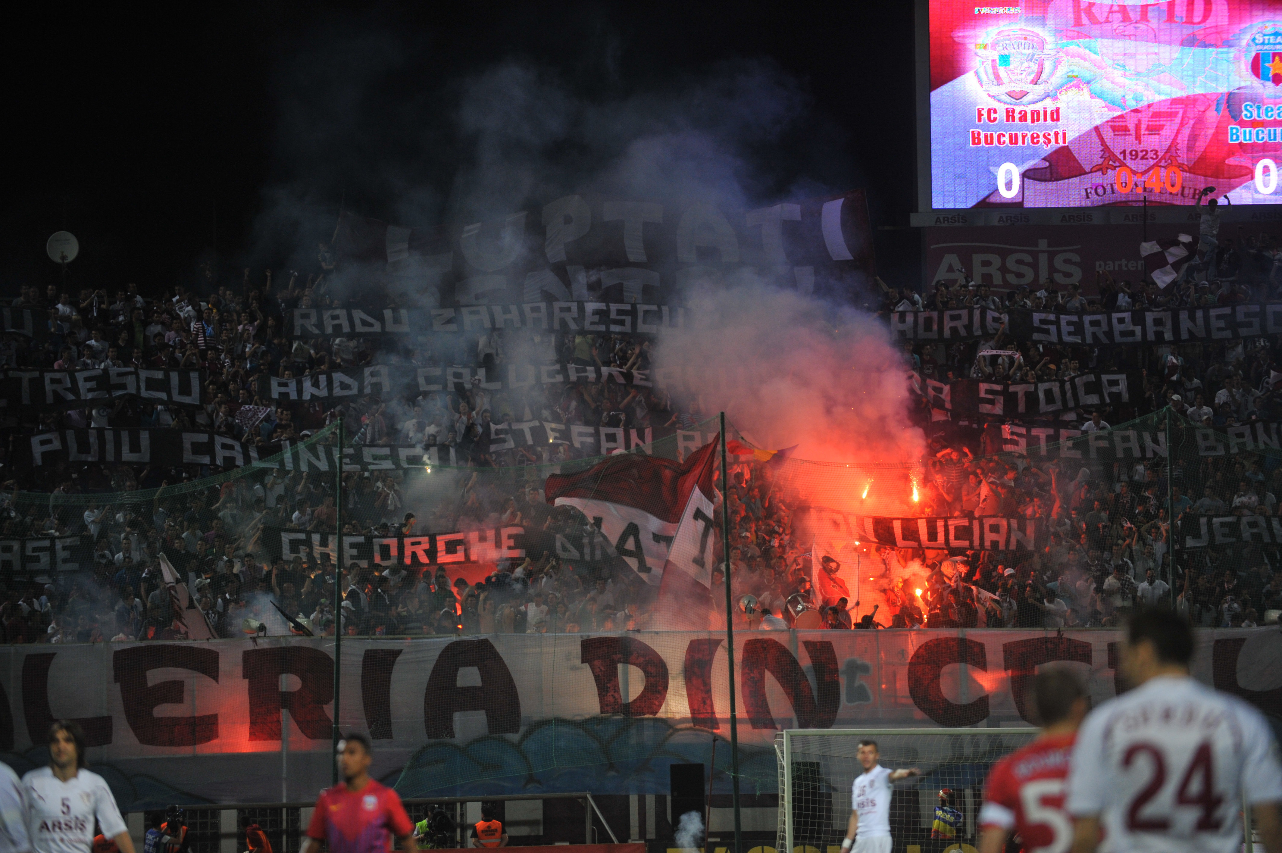 FOTO Coregrafie de excepție! OMAGIUL adus de fanii rapidiști "Galeriei ...
