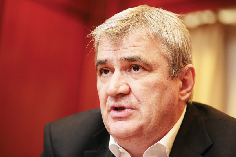 Parola, unde-i parola? Cum le-a interzis Ioan Taban giuleștenilor să mai facă transferuri din ...