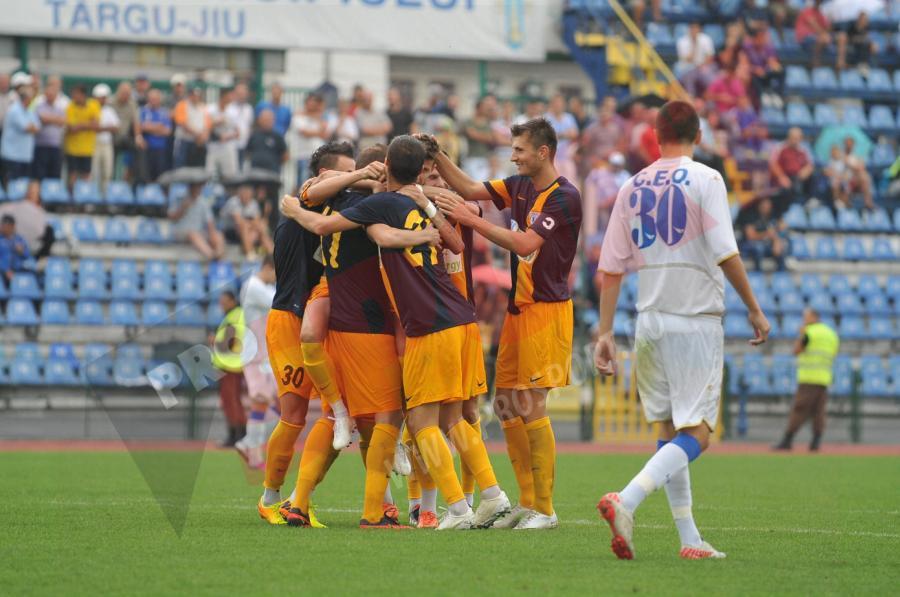 FOTO - CS Universitatea Craiova a debutat cu o victorie în fotbalul ...