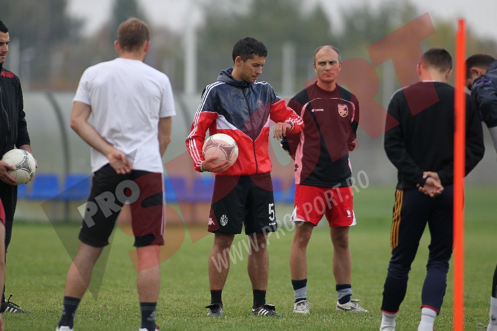 Codrea vrea să facă din ASU Politehnica Napoli de România: "E ca o ...