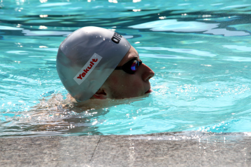 Moral de fier pentru delegația României la plecarea spre CE de Înot ...