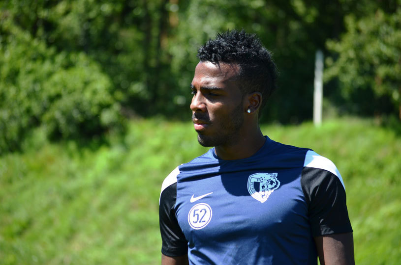 Brazilianul Romario Santos Pires și-a reziliat contractul cu Petrolul ...