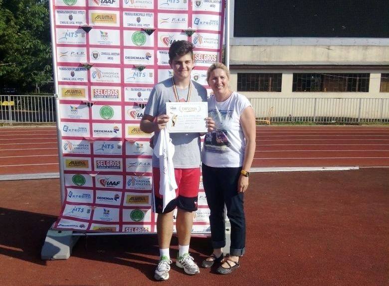 La doar 12 ani, fiul Nicoletei Grasu a câștigat două titluri la ...