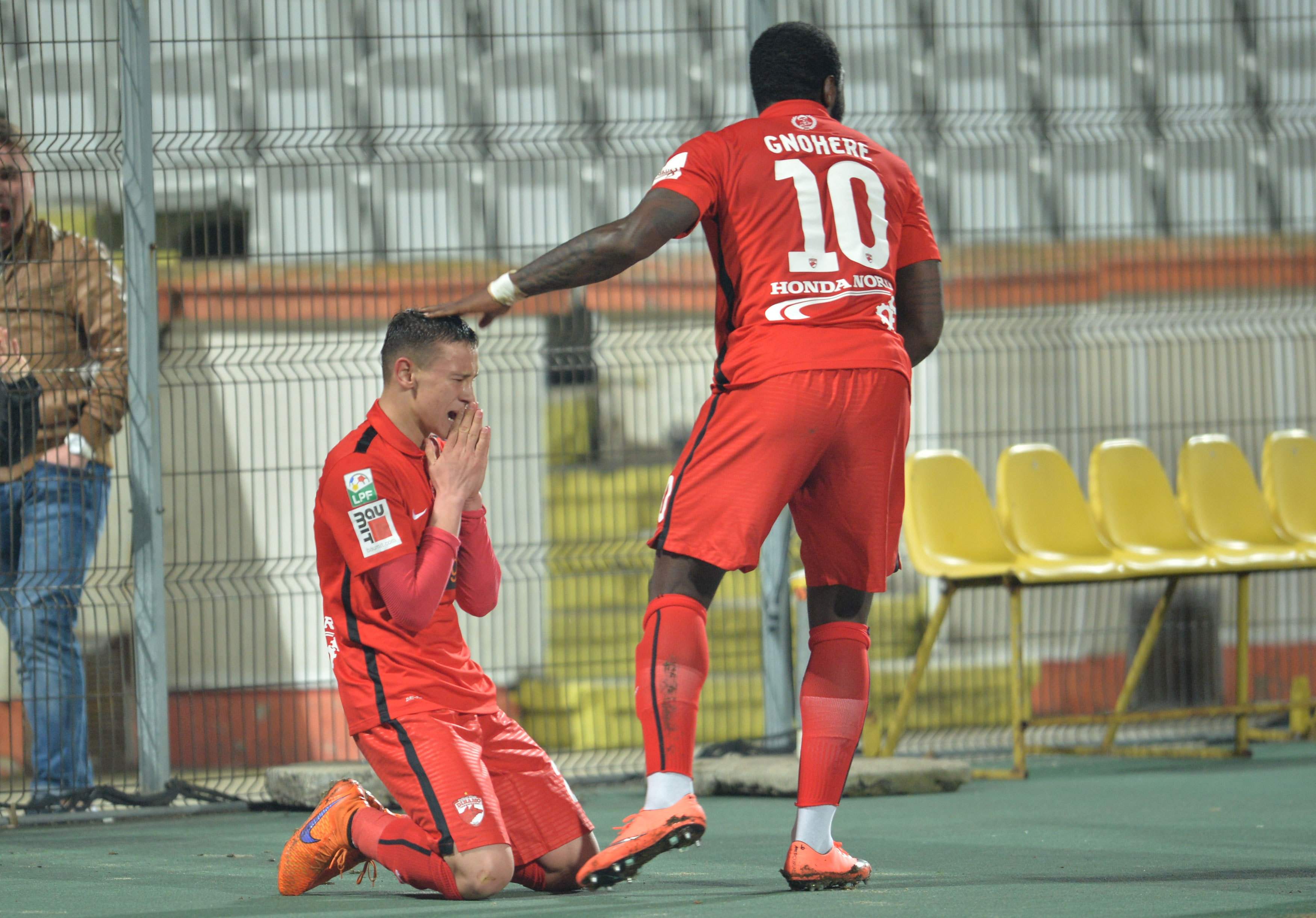 Valentin Costache este al doilea fotbalist născut în 1998 care înscrie ...