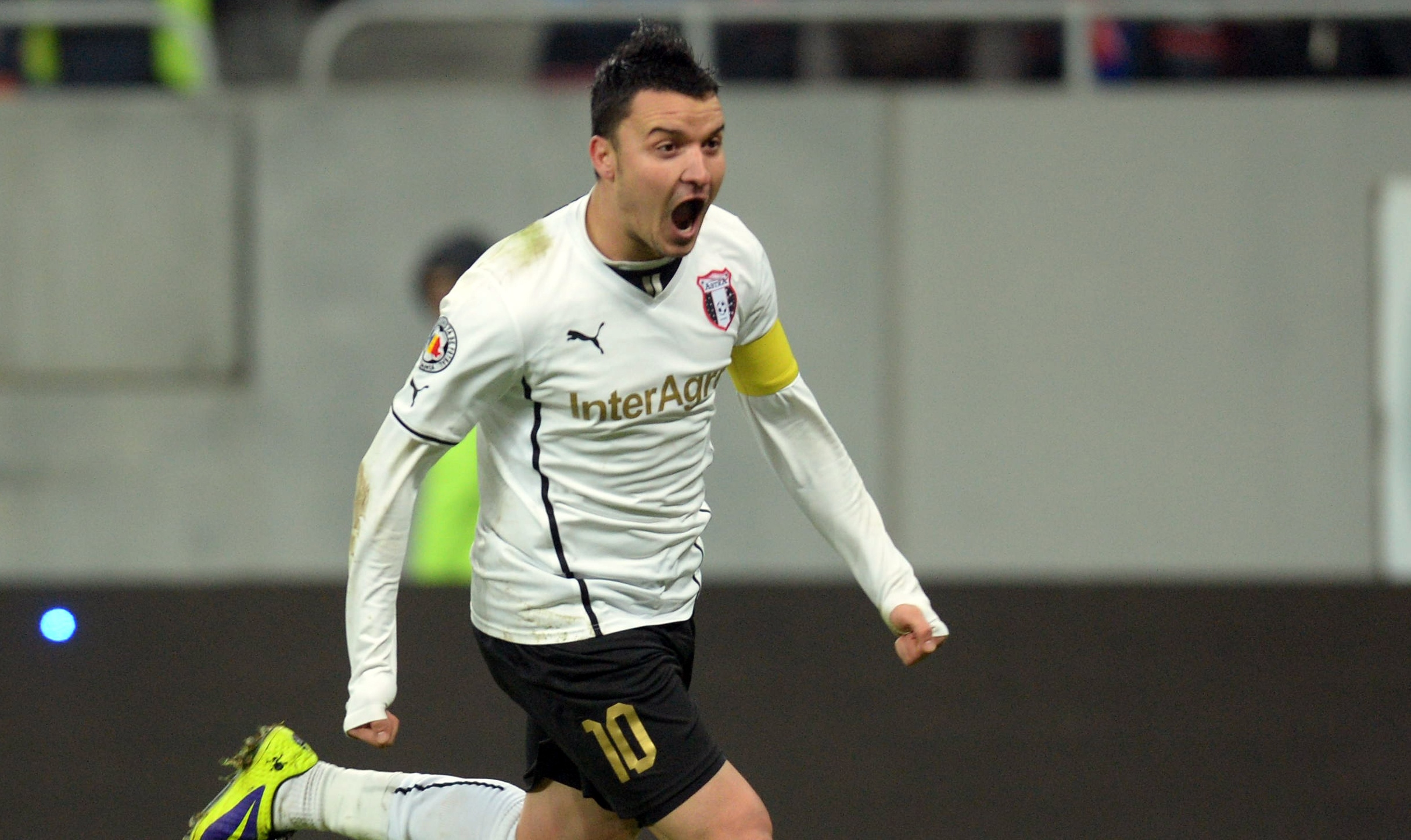 Cât de bun este Budescu în liga a doua din China. Se visează la ...