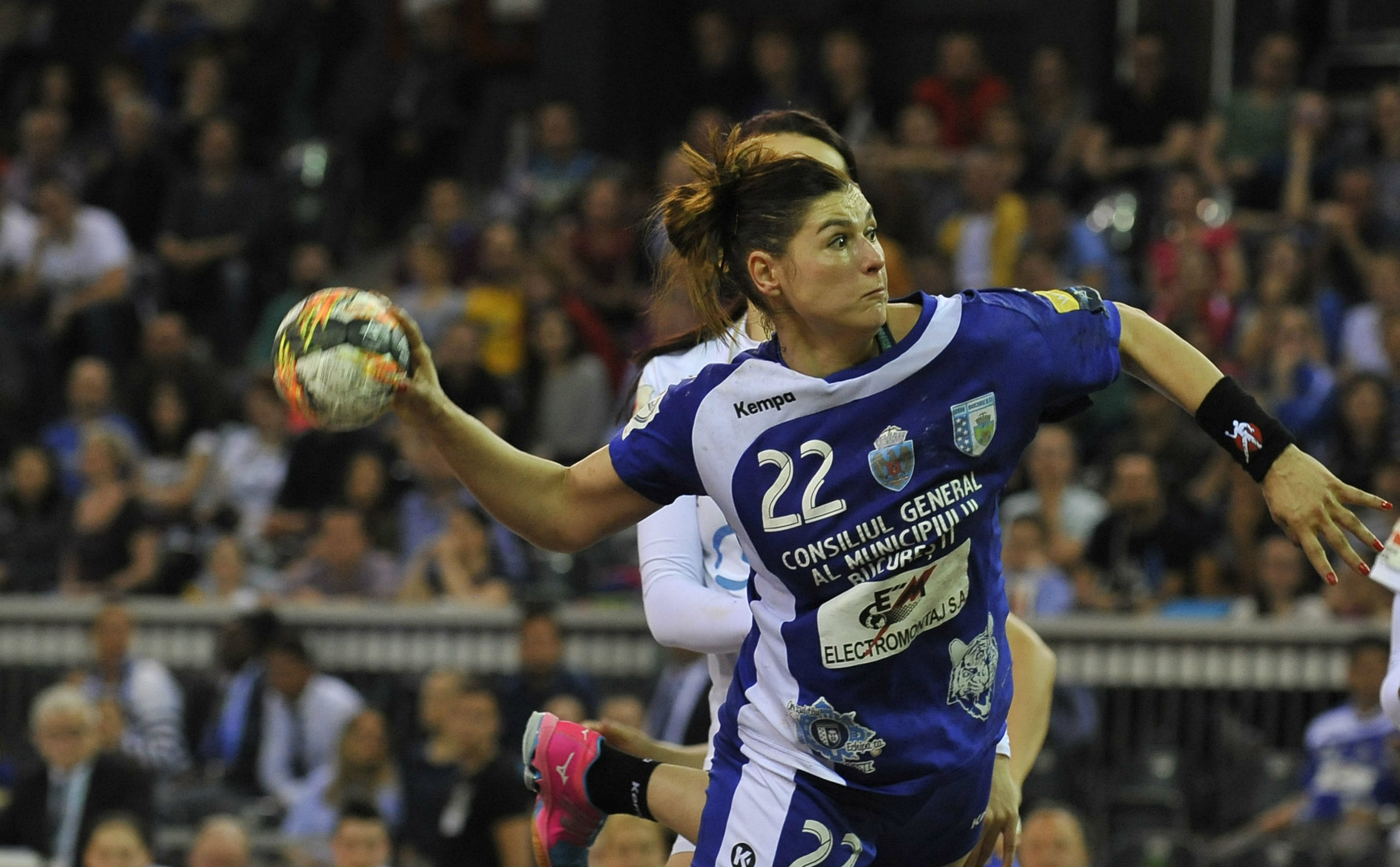 Oana Manea vrea să facă handbaliști campioni la Dinamo: „Doamna, vrem ...