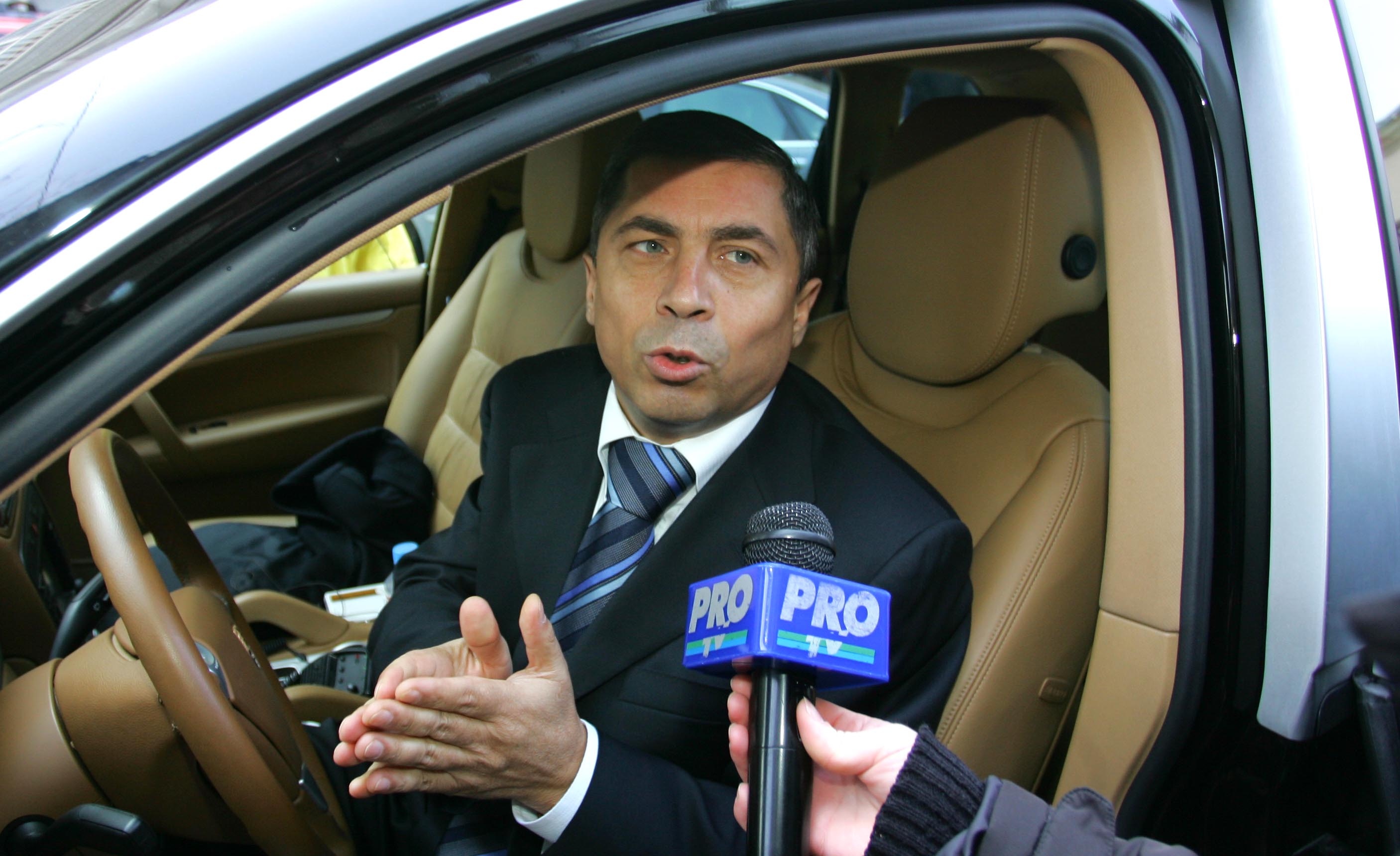 5 povești despre Vasile Turcu. Pantofii de crocodil, intruziunea ...