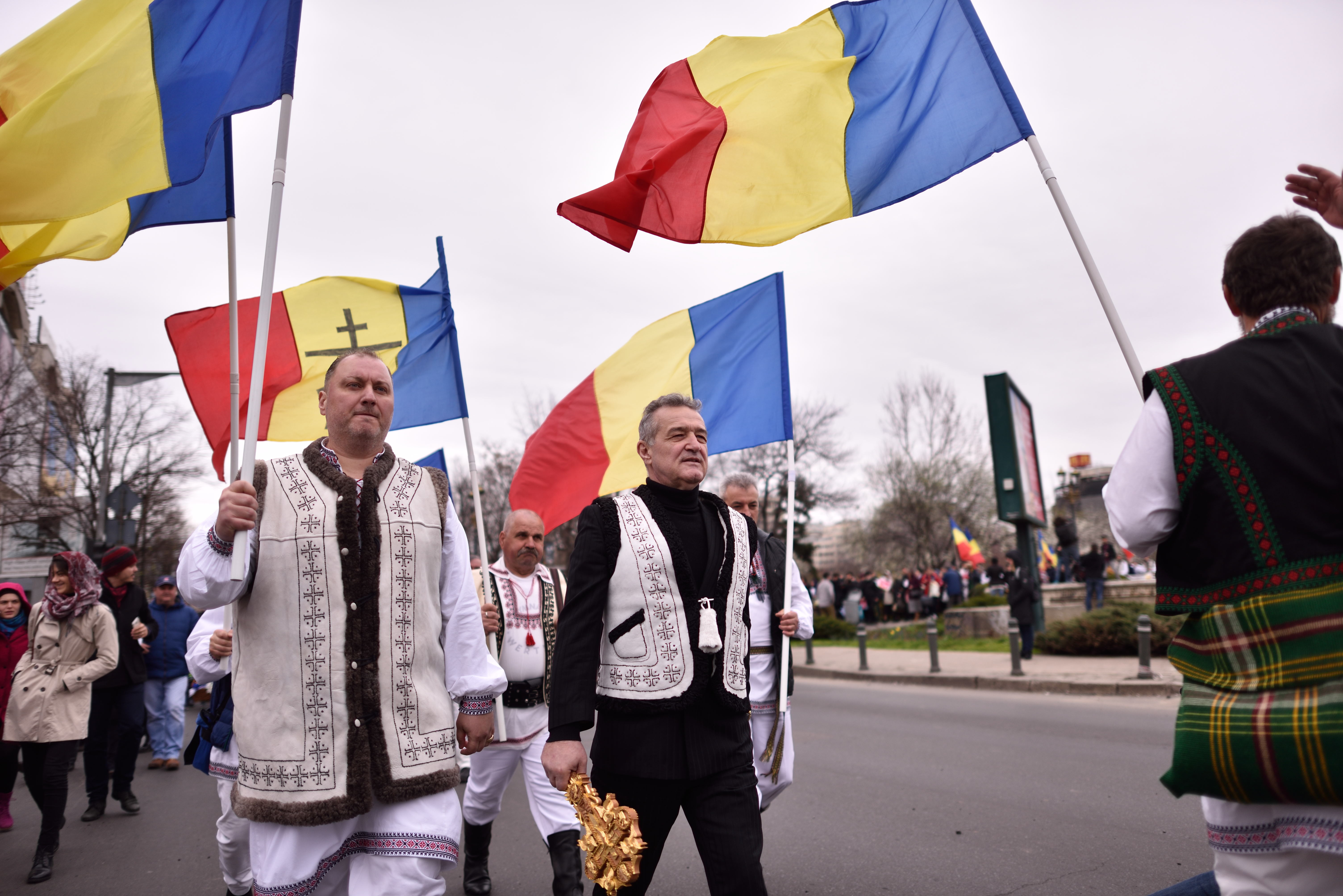 Gigi Becali povestește pas cu pas conflictul din aeroport. "Eu făceam ...