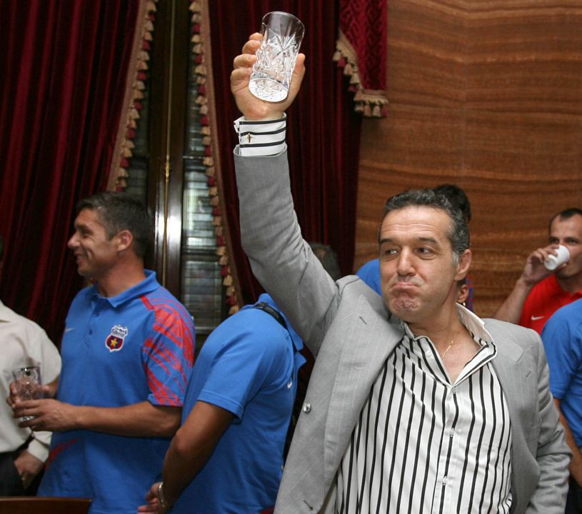 Becali a cântat din nou în direct la TV: "Cine e pe primul loc, cine e ...