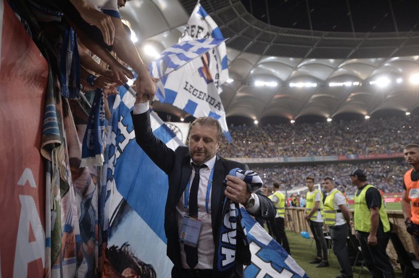 Fanii olteni "au luat foc" când au aflat că Mangia a fost demis și ...