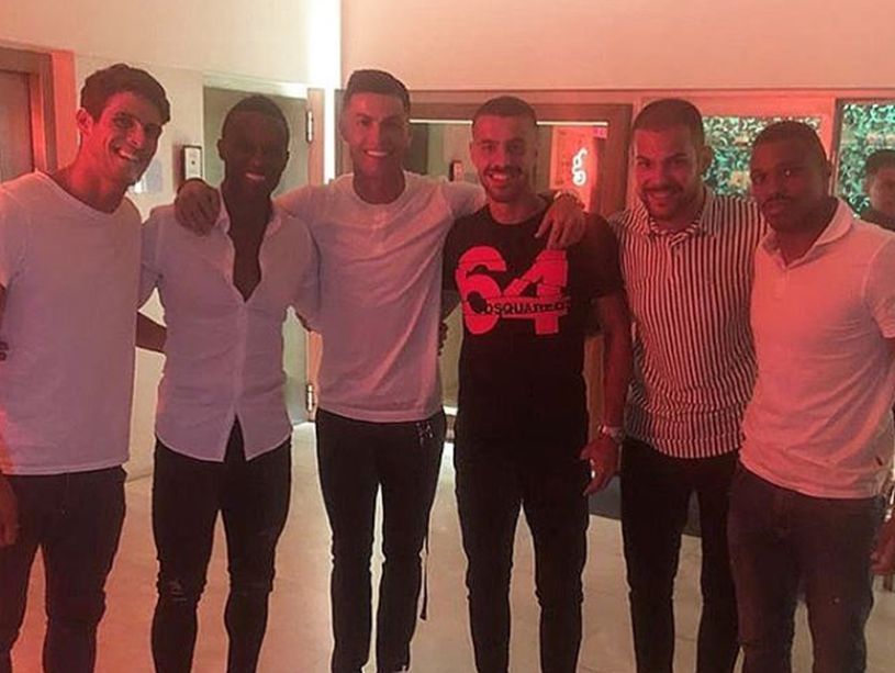 Fotbalistul dat afară pe "ușa din dos" de la FCSB s-a pozat cu ...