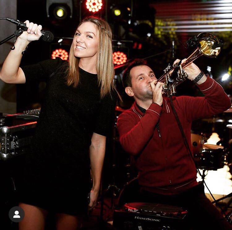 Conjurația neisprăviților. Cum a ajuns managerul de comunicare agramat ...