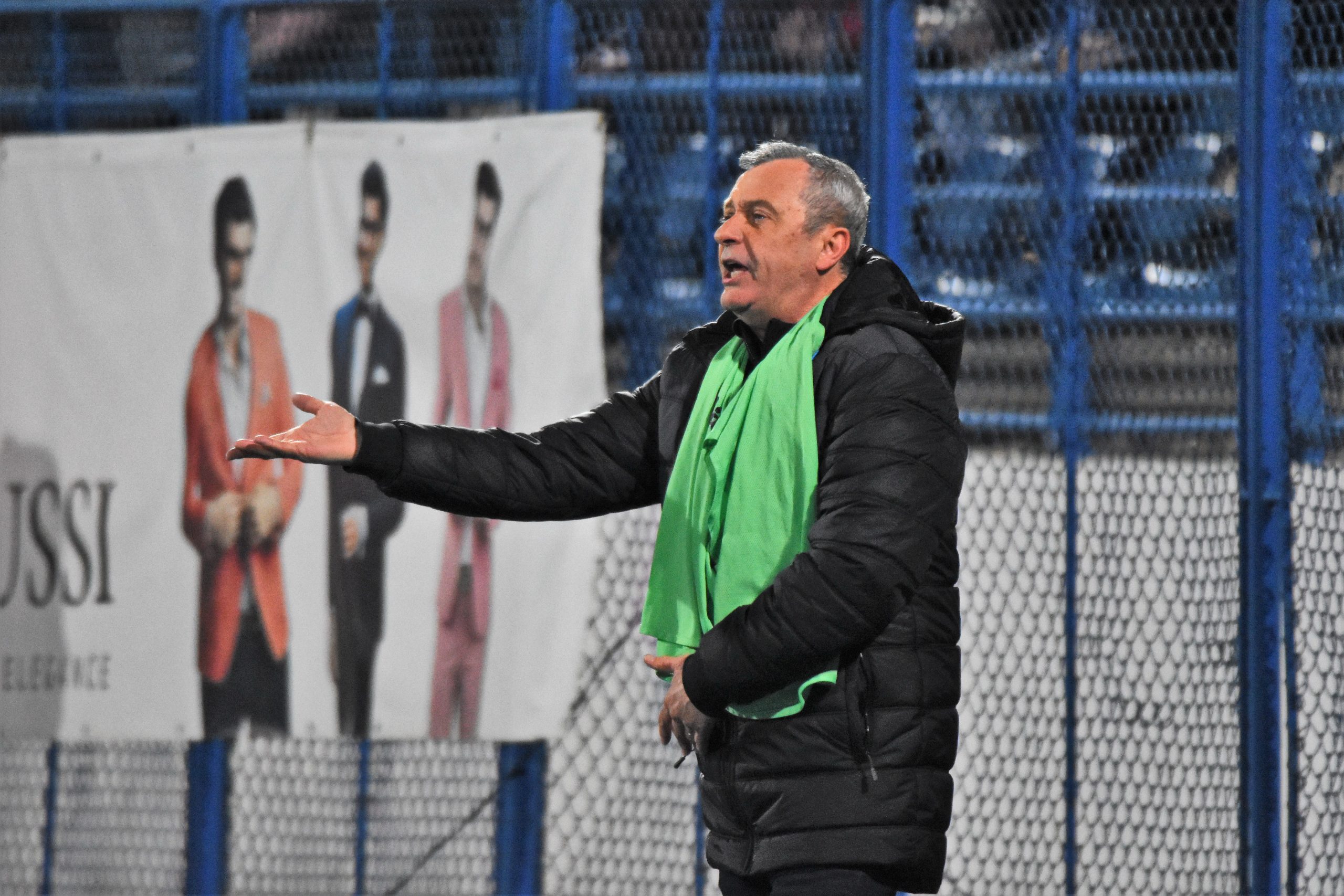 Vești bune pentru elevii lui Mircea Rednic: ”Deja aranjasem să sparg o ...