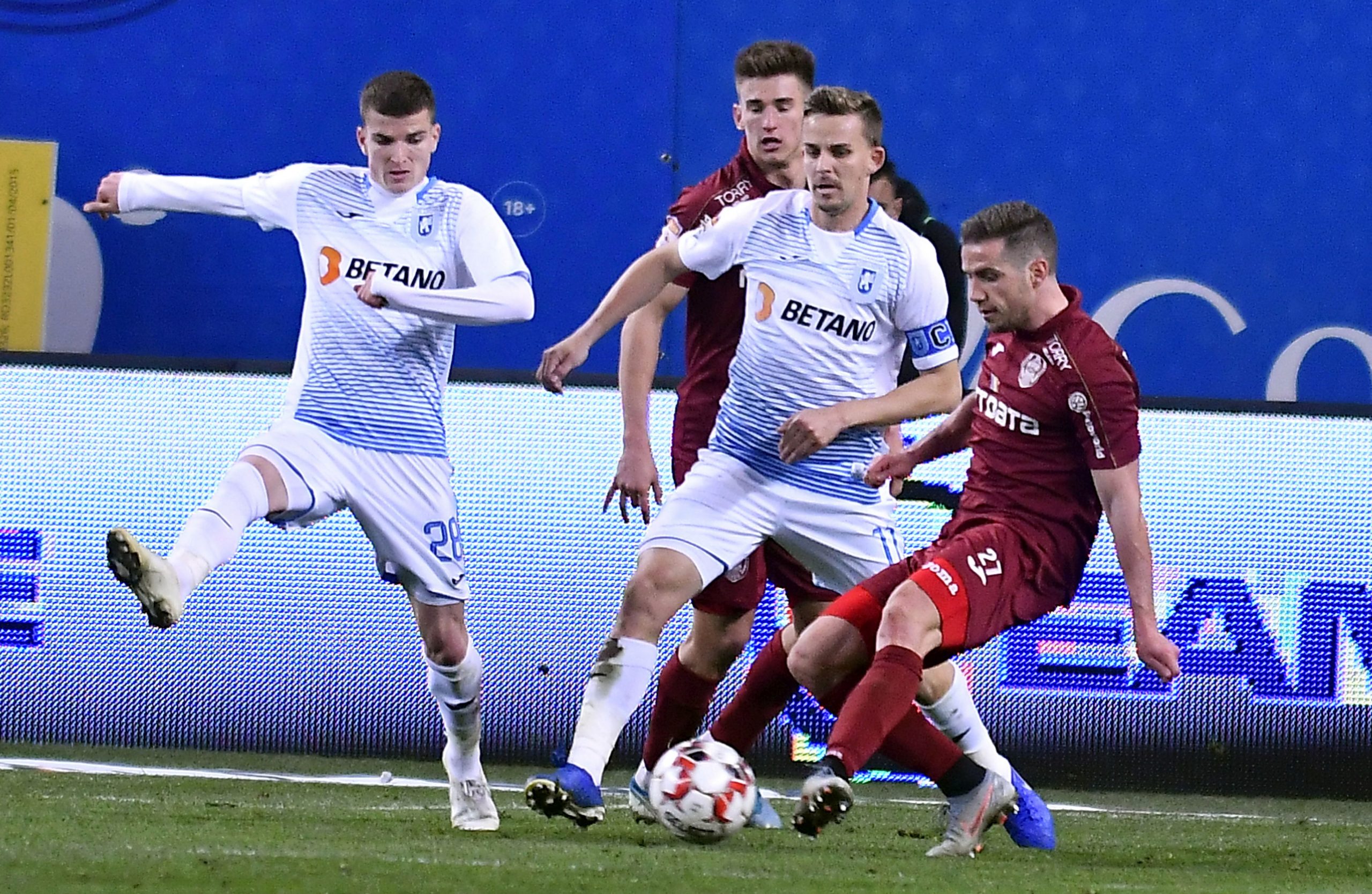 „Pacificatorul”. Nicușor Bancu i-a potolit pe fanii olteni care aruncau ...