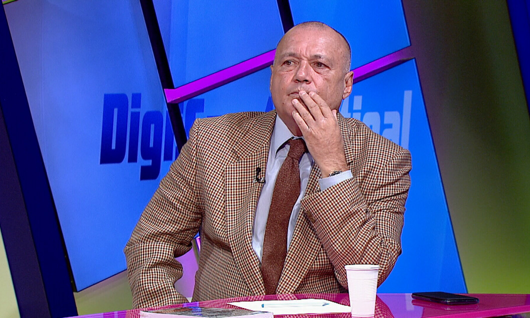 De Mărțișor, Marcel Pușcaș face un cadou bărbaților! Apare o nouă carte ...