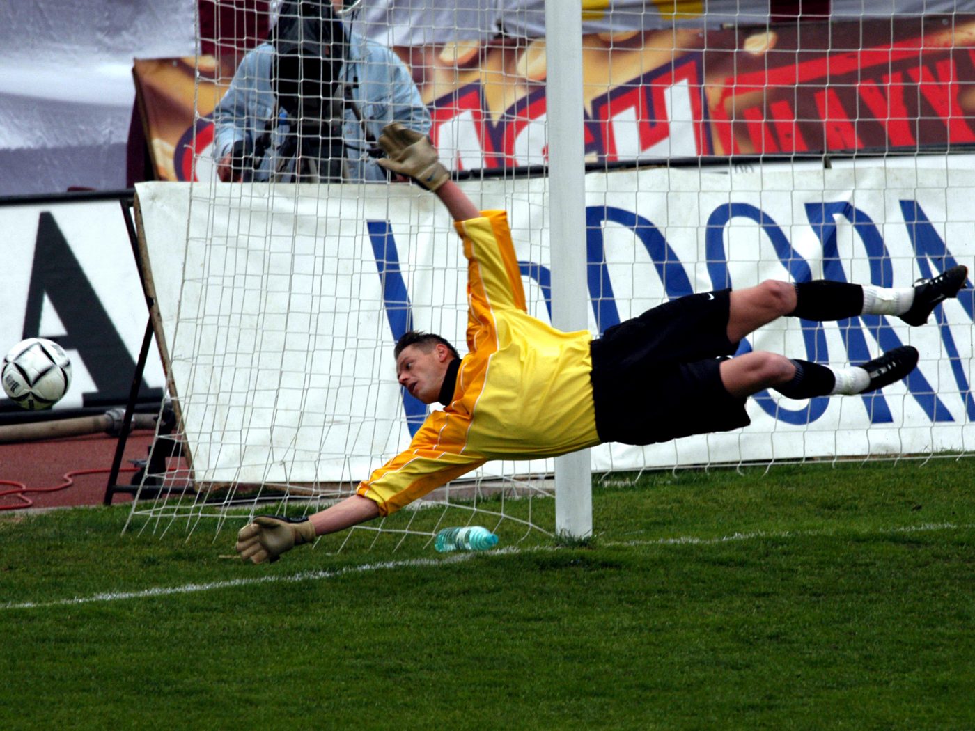 Votează cel mai bun portar FCSB în echipa ideală a roș-albaștrilor!