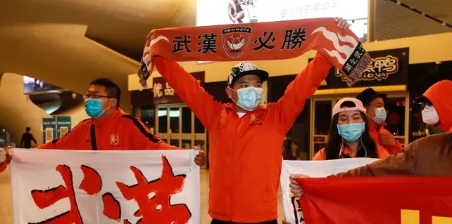 Un fotbalist face dezvăluiri din orașul de unde a pornit virusul ucigaș ...