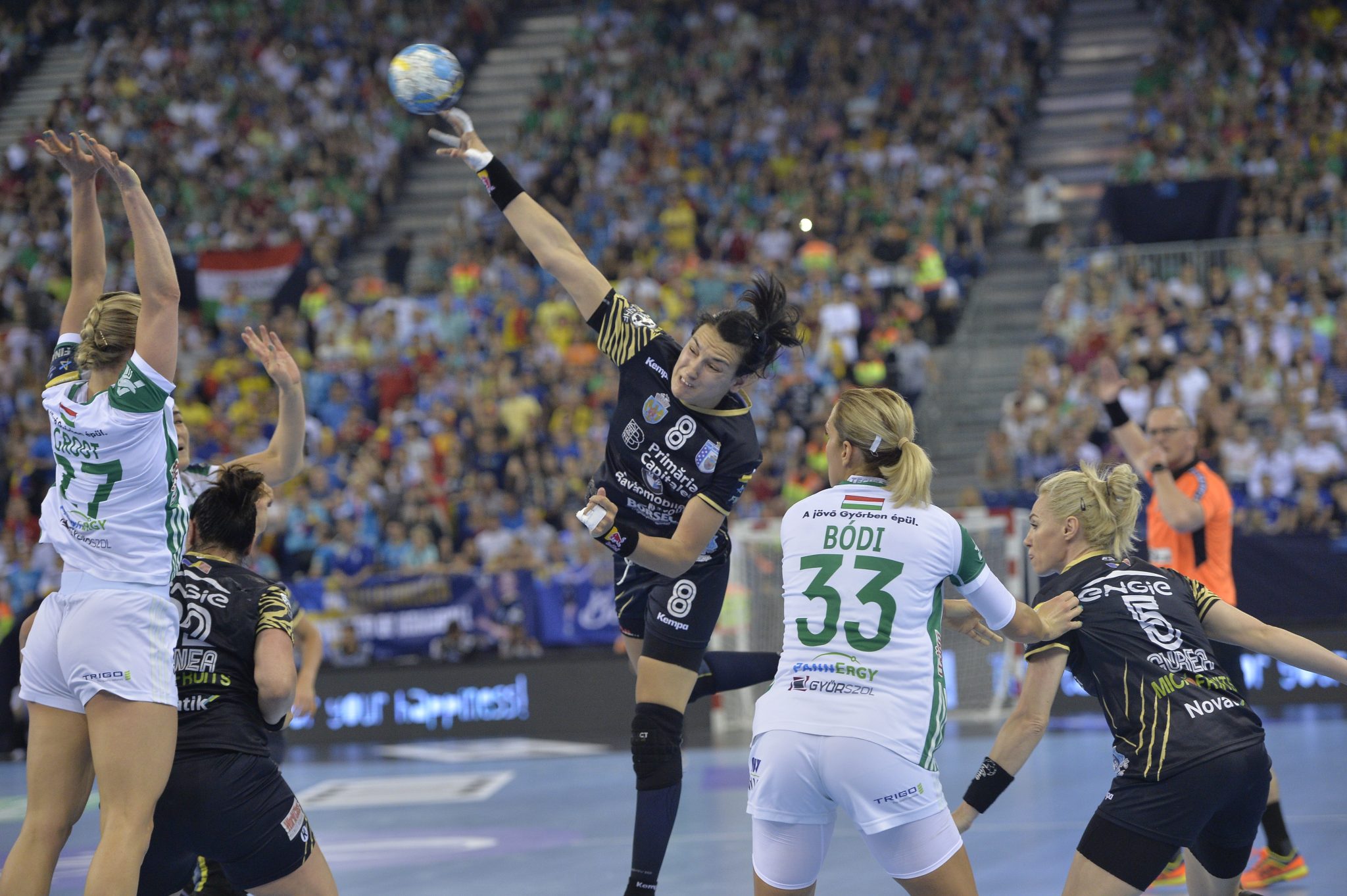 Trei echipe de Liga Campionilor și o Sală Polivalentă din „Evul Mediu!”