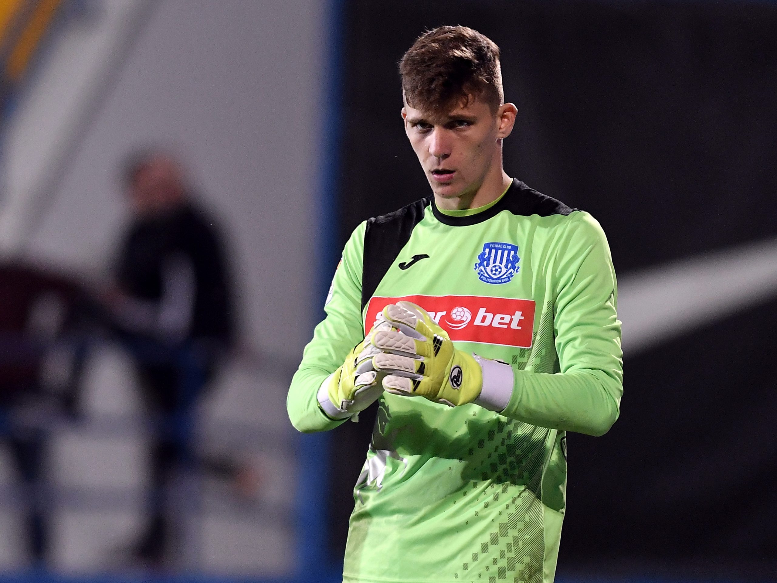 Ștefan Târnovanu, portarul FCSB-ului, momente dificile înainte să se ...