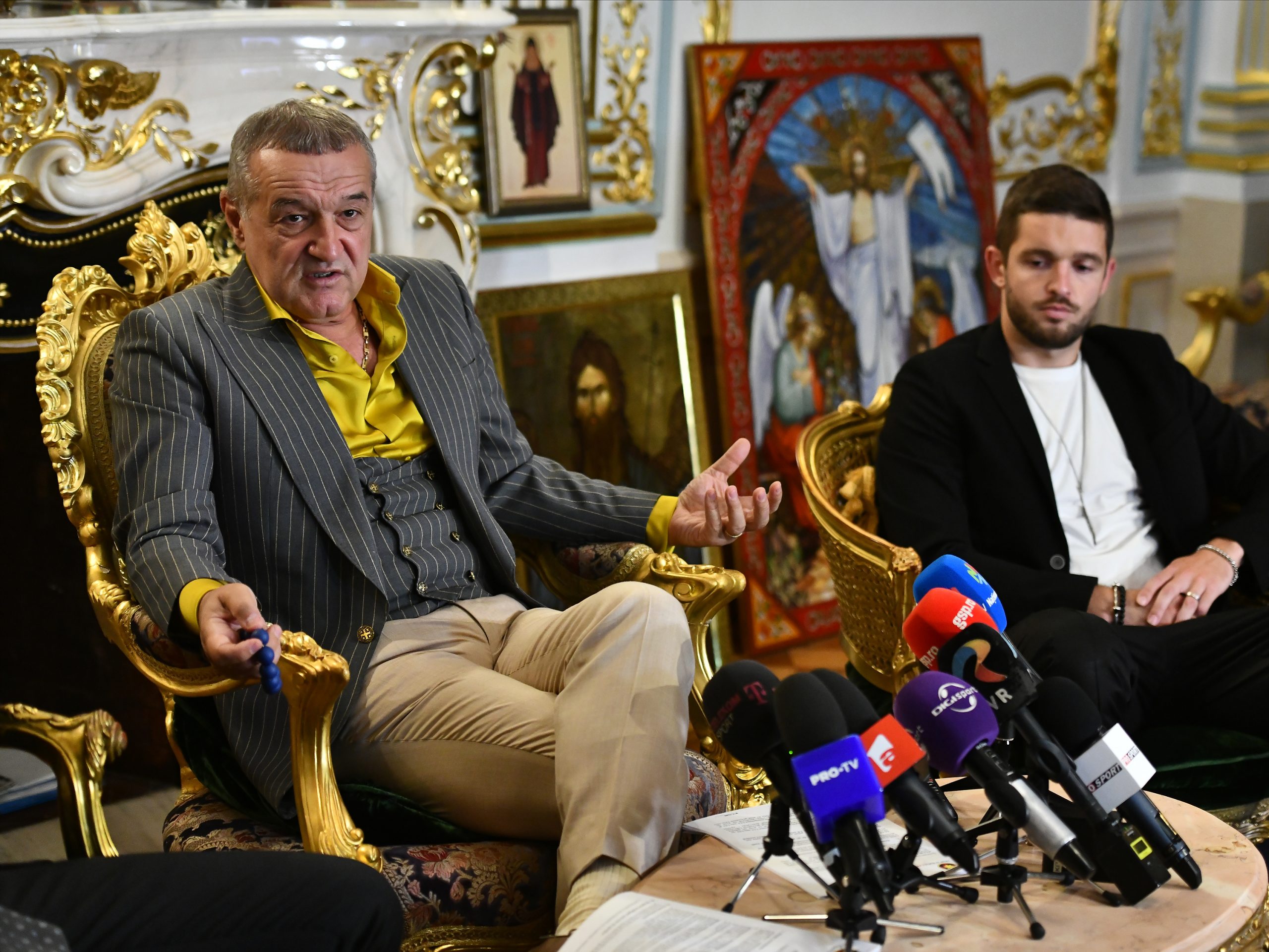 A dat-o din nou în bară Gigi Becali cu transferurile? Marius Briceag ...
