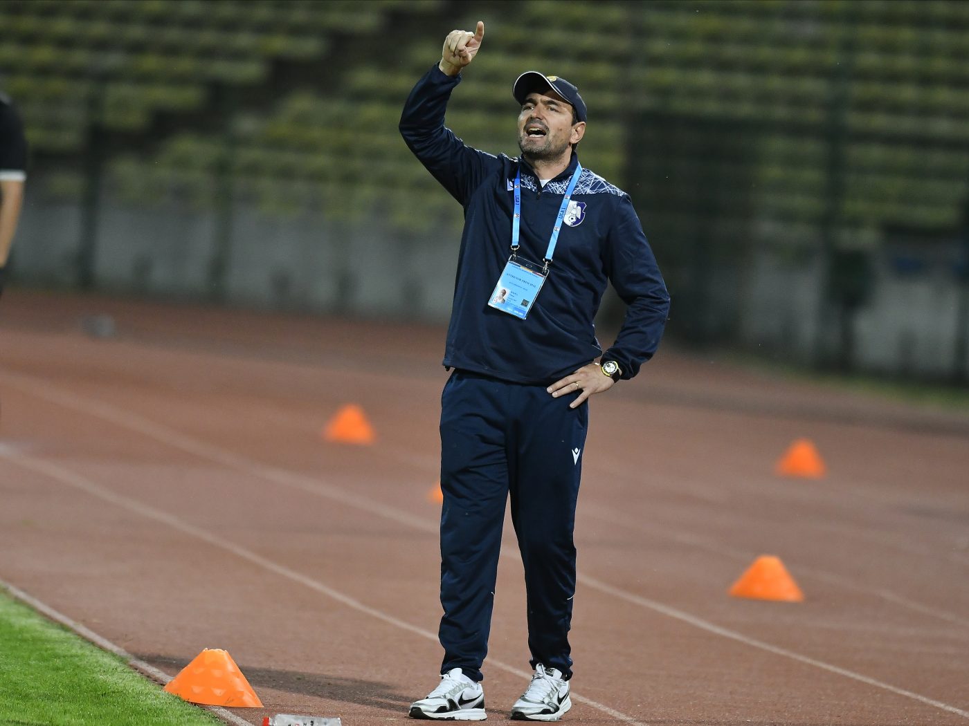 Ionuț Badea știe ce îi lipsește echipei naționale: „A fost o mixtură de ...