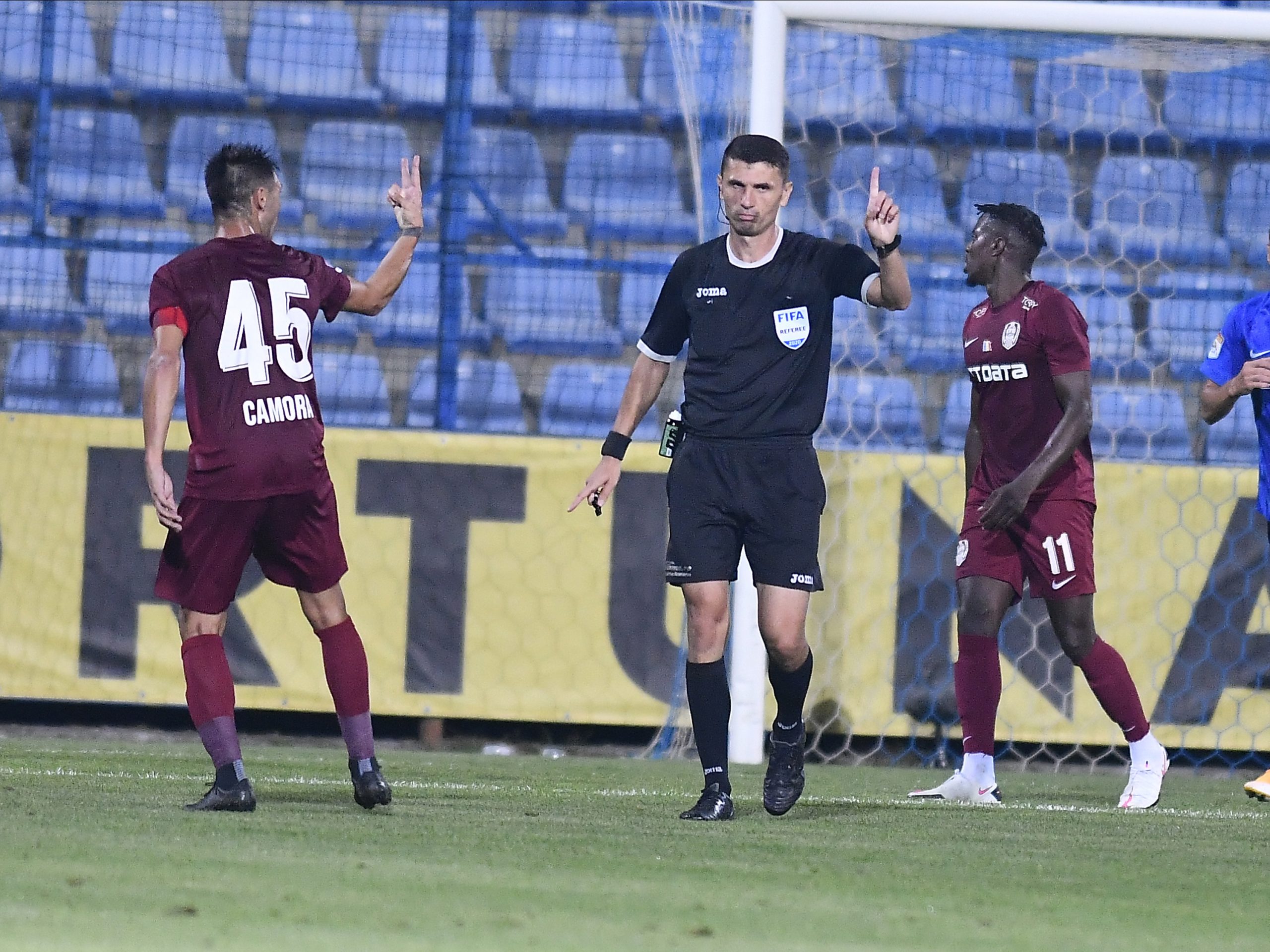 Marcel Bîrsan, gafe în serie la Viitorul - CFR Cluj! Echipa lui Dan ...