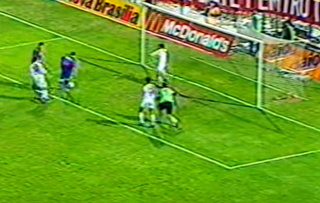 23 ani de la cea mai mare ratare din Liga 1! Denis Șerban a driblat și ...