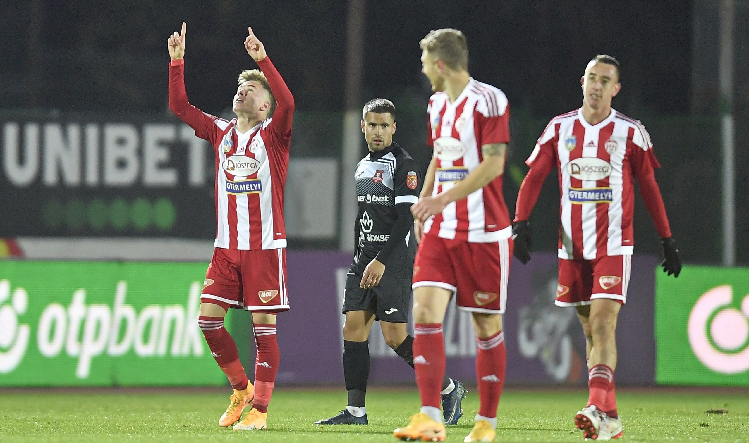 Claudiu Petrila îi dă peste nas lui Dan Petrescu! A marcat un gol ...