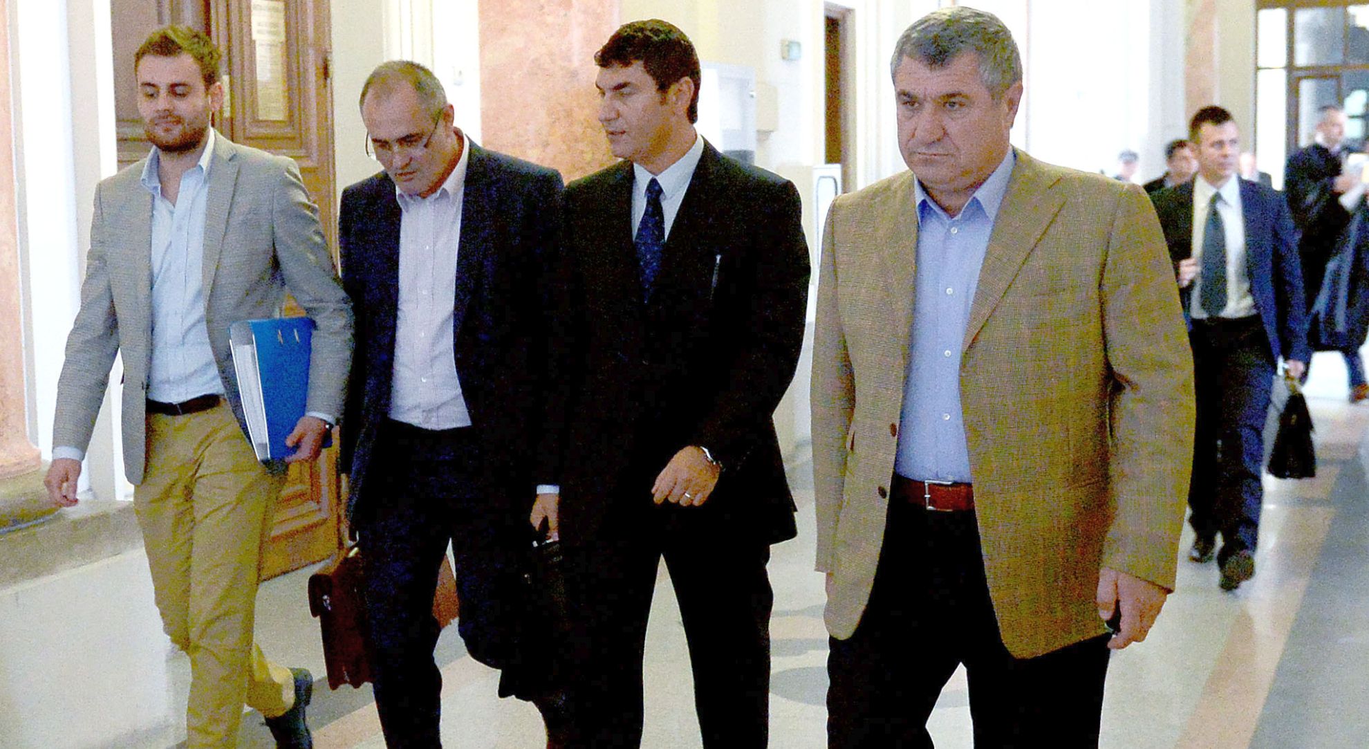 Dezvăluiri șocante din celula în care au stat frații Becali și Borcea ...