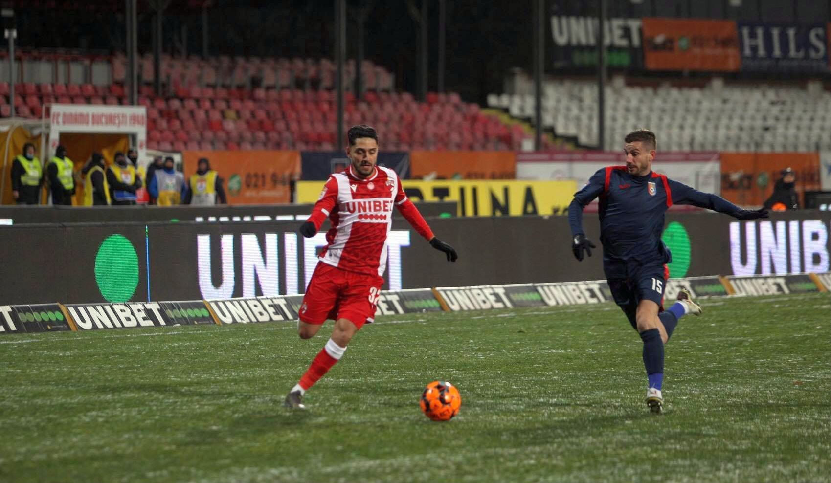 Suporterii lui Dinamo, mesaj superb afișat la meciul cu Chindia Târgoviște! Promisiunea pentru ...