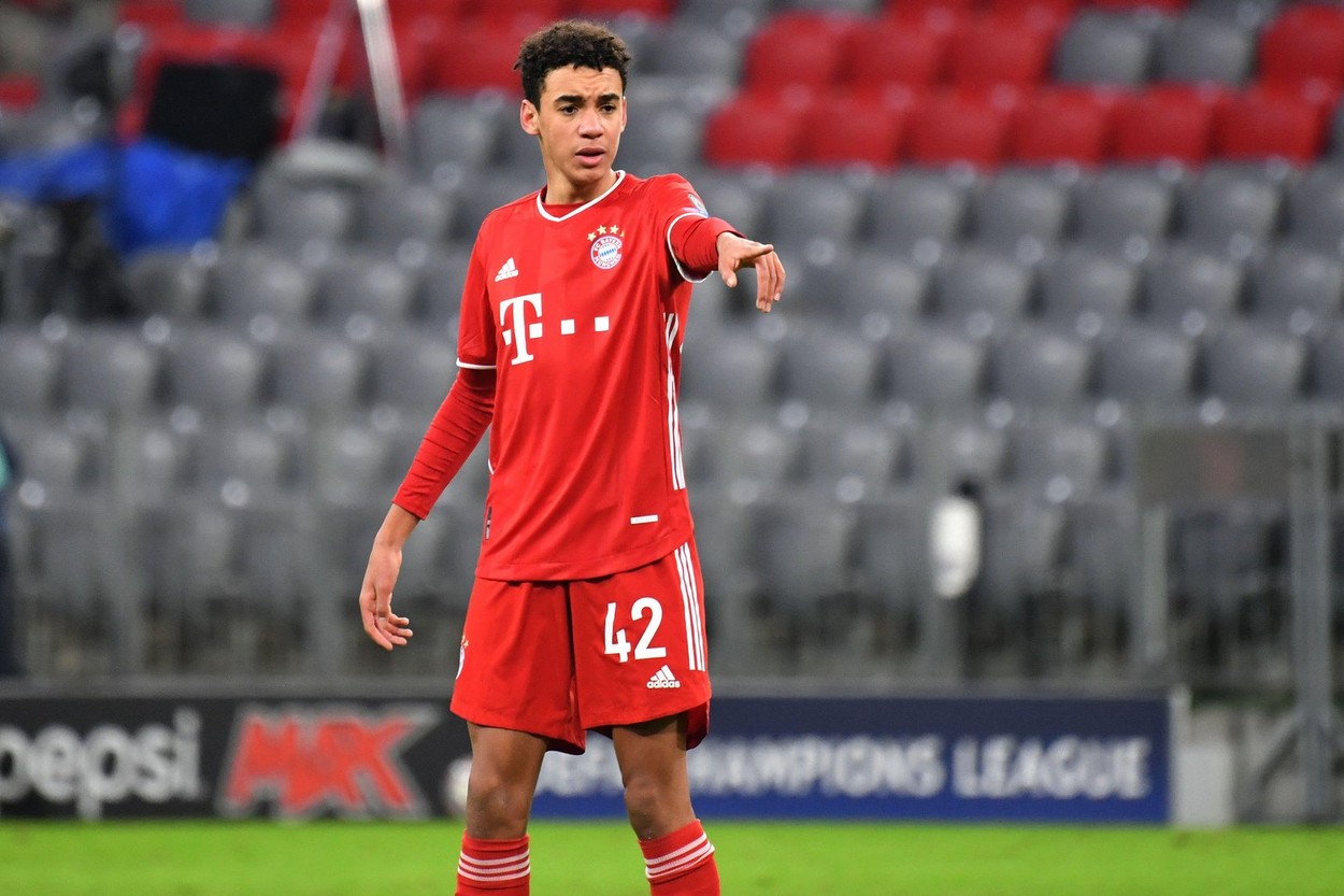 Manchester United vrea să îl „fure” pe noul fotbalist-minune al lui ...