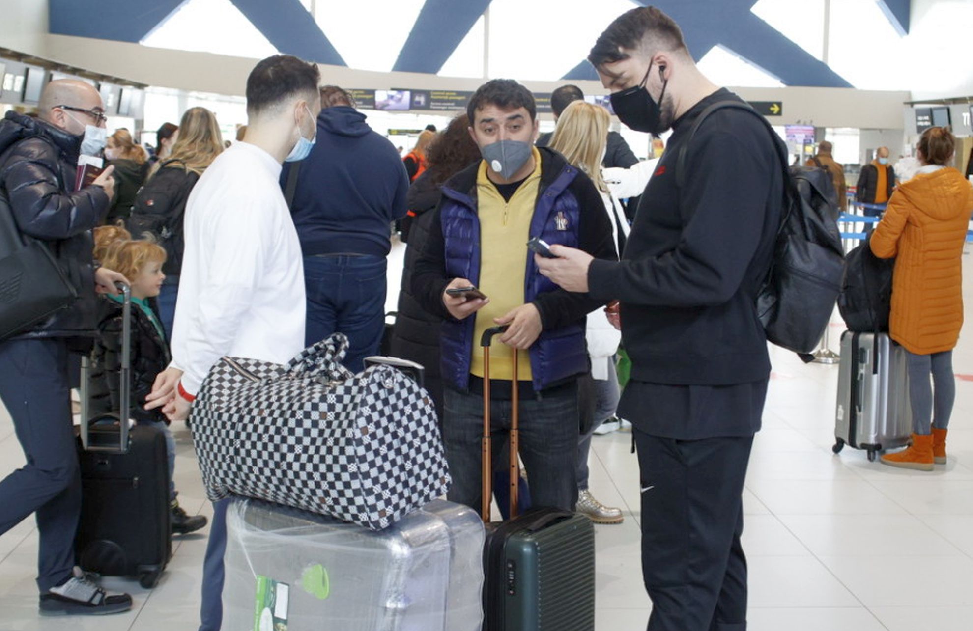 Petrecere de milioane la Dubai! Cosmin Olăroiu, vacanță de lux alături ...