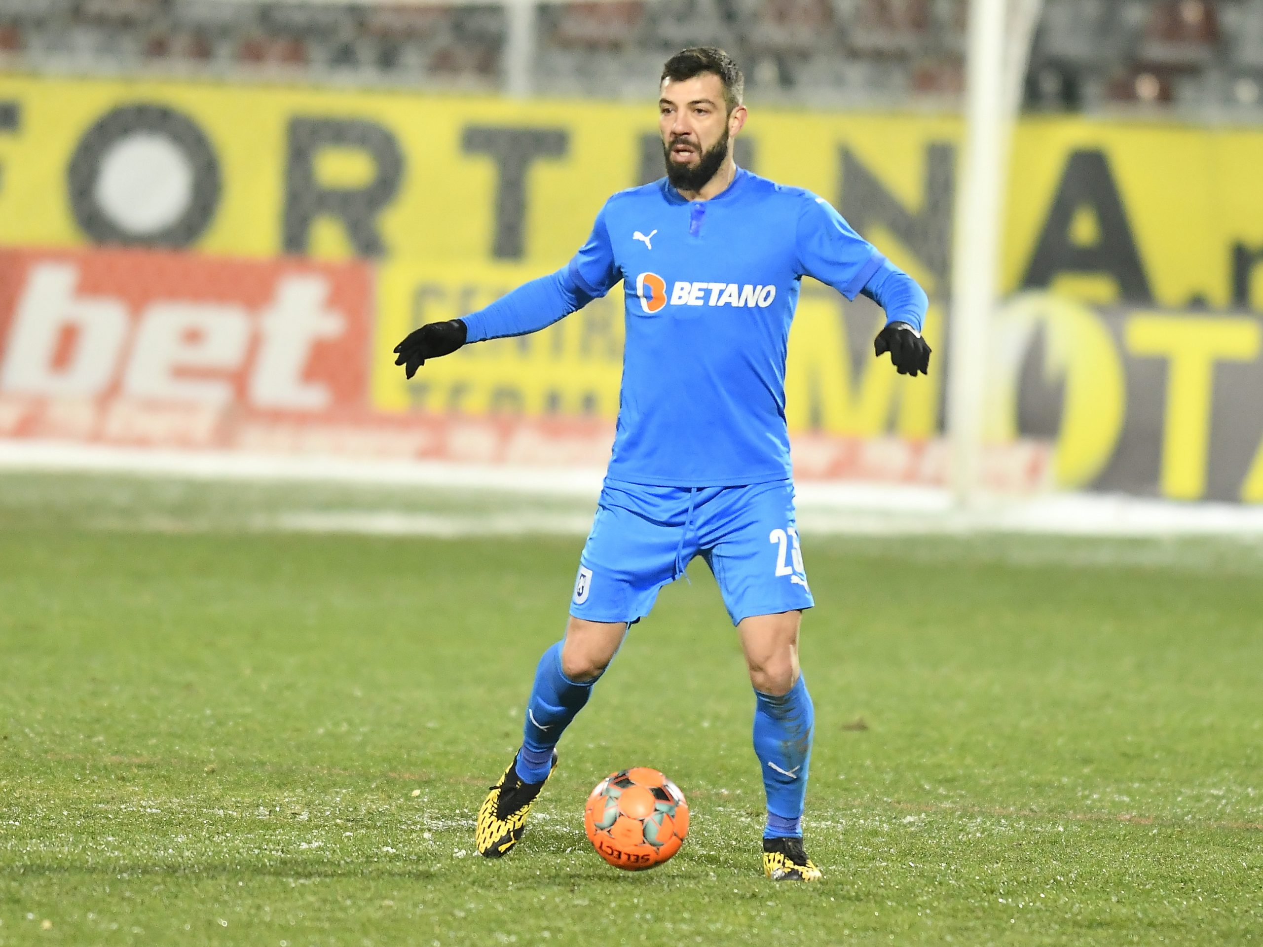 Marius Constantin nu s-a lăsat driblat nici la interviuri! Fundașul de ...