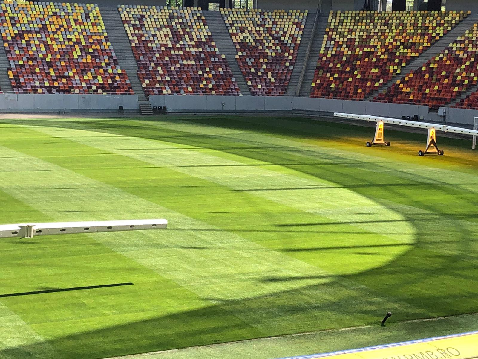 Noi imagini cu gazonul hybrid de pe Arena Națională! Suprafața de joc ...
