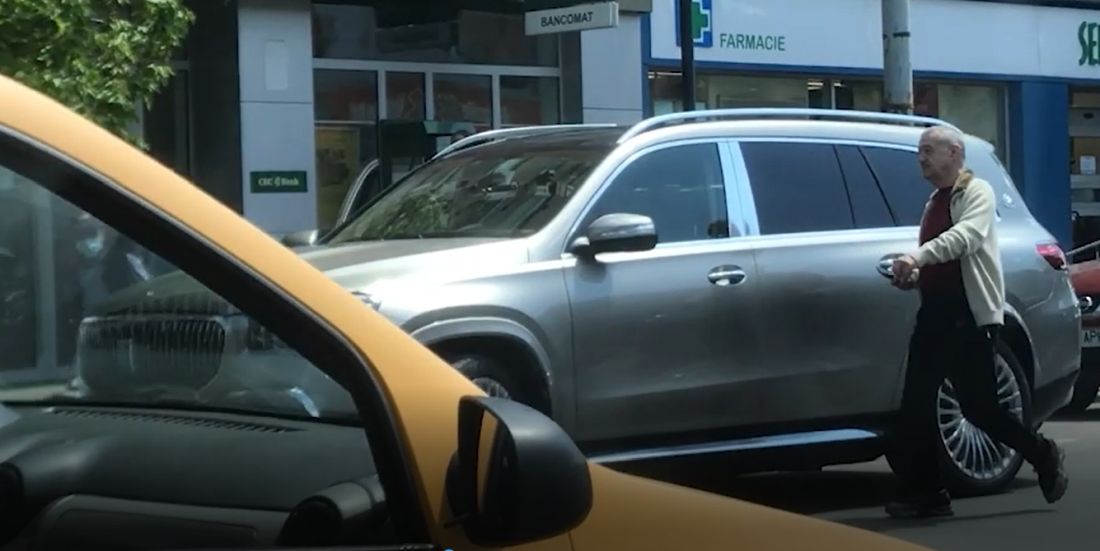 Gigi Becali conduce Maybach-ul și după ce a rămas fără permis + Luțu cu ...